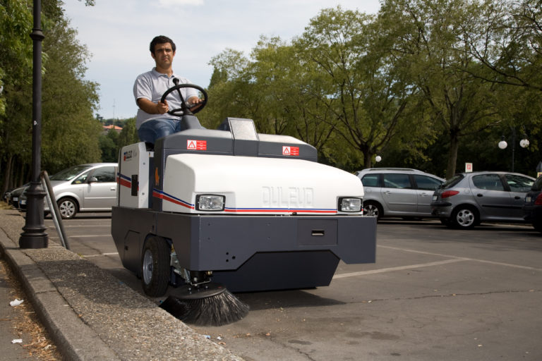 Dulevo 100 EH Elektrisk feiemaskin - Bimo AS - Industrielle renholdsmaskiner