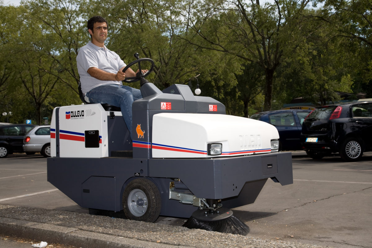 Dulevo 100 EH Elektrisk feiemaskin - Bimo AS - Industrielle renholdsmaskiner